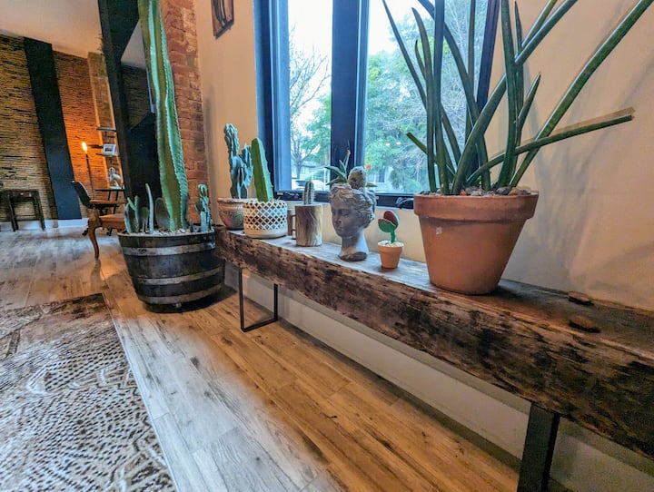 Cozy Af Gothic Rose Gallery - Tampa, FL