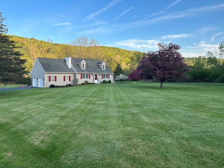 Fall & Winter Stay At Mountain Creek Happy Place - Montrose, PA