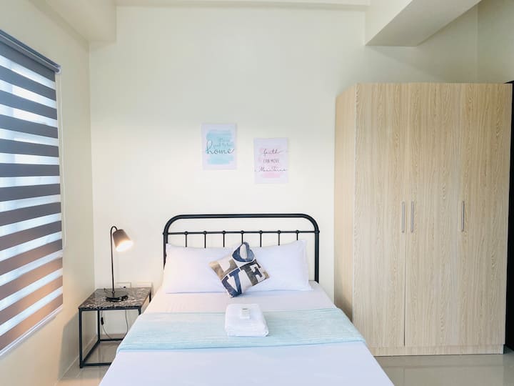 Two 2br For A Price Of 1-free Pool, Gym+playroom - Cebu