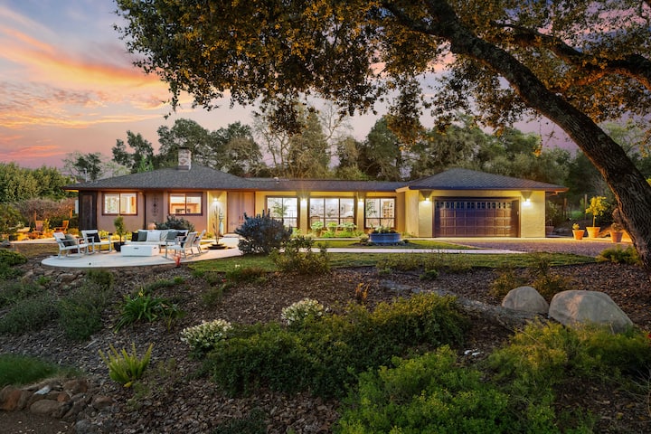 La Casa Caliente - Petaluma, CA