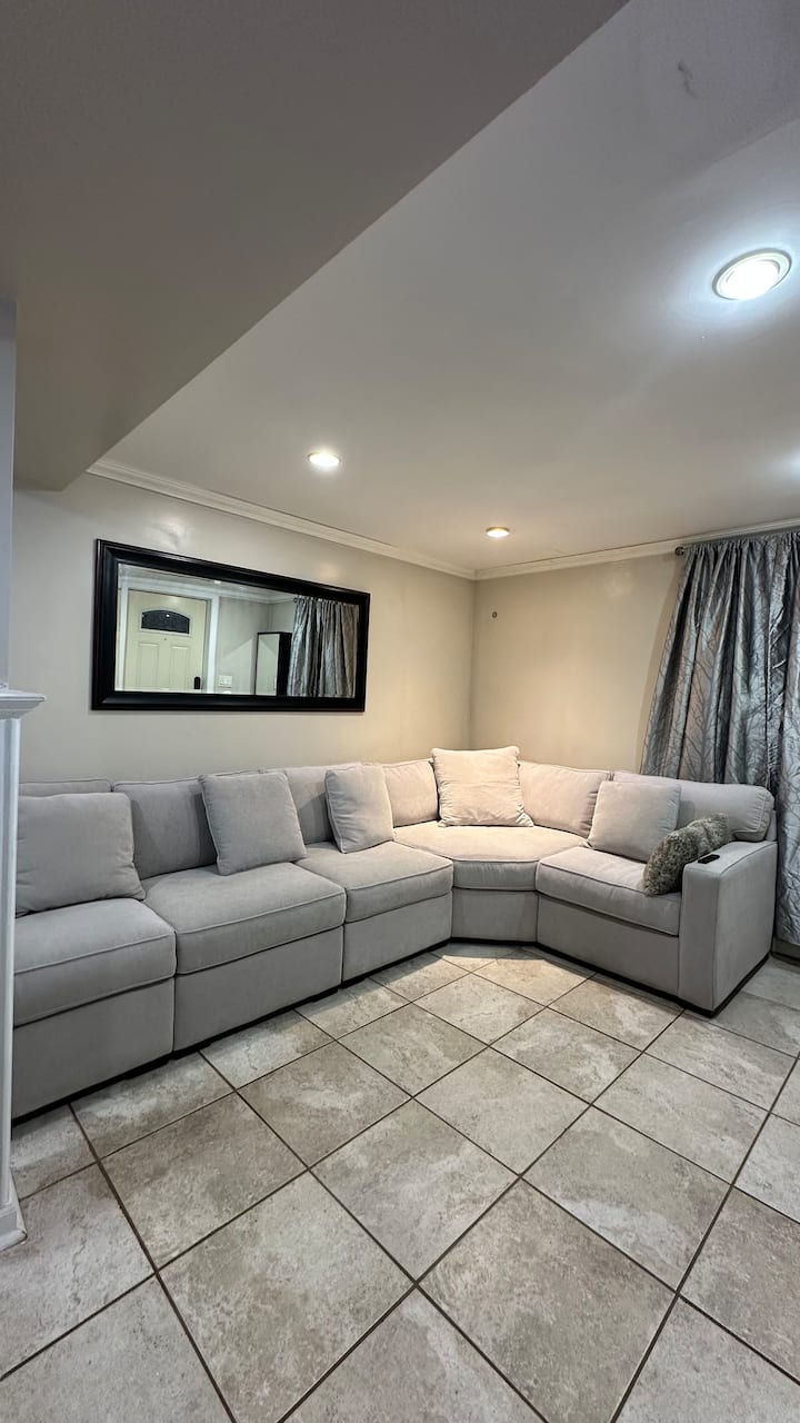 Cozy Apartment On Long Island - UBS Arena