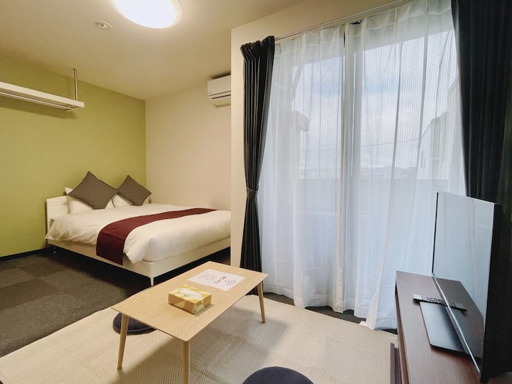 【Calm302大床房】jr 地下鐵站徒步8分鐘｜京都站嵐山直達｜大超市藥局6分｜獨立廚房衛浴洗衣機 - Kyoto