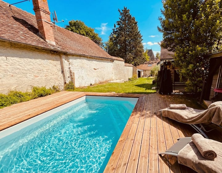 Maison De Charme Piscine & Jacuzzi, Près Du Golf - France