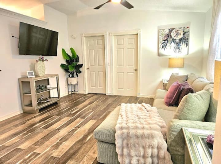 Charming And Modern 3br Home - Lakeland, FL