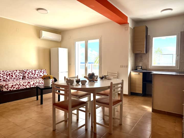 Sanlorenzobeach: Frontemare, Veranda 5 Posti Letto - Bova Marina