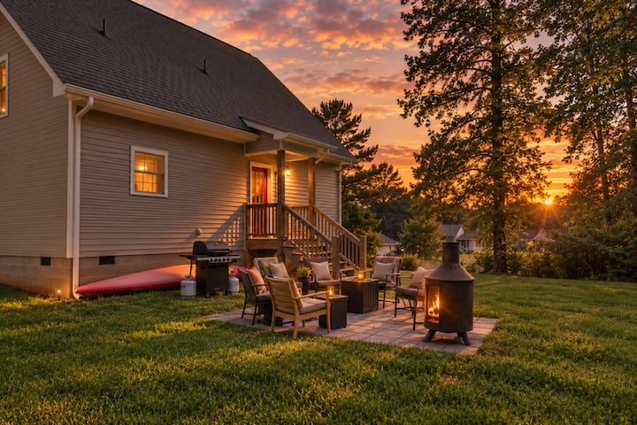 Walk To Boat Ramp Lake Keowee W/ Parking + Firepit - Seneca, SC