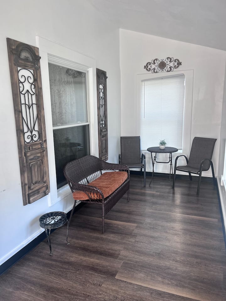 Cozy 4br, 3bath, Minutes From Su - Syracuse, NY