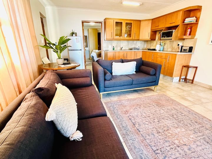 The Nest | Walk To The Cove & Cliff Paths - Franskraal