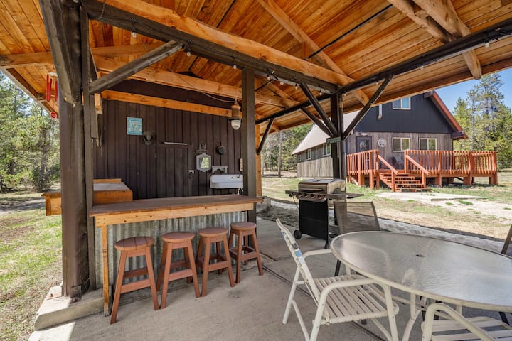 23 Miles To Ynp ~ Outdoor Kitchen ~ Firepit ~ Wifi - Island Park, ID