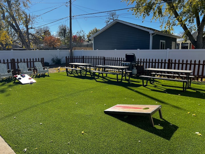 Spacious 8 Bd, Hot Tub, Arcade, Gym, Near Downtown - Colorado