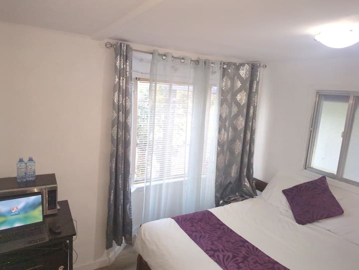 Cozy Hostel With Best Service - Calgary