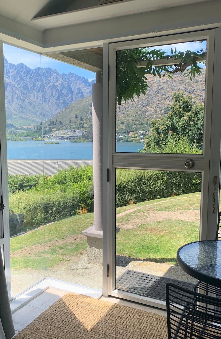Remarkable Mountain & Lake Views - Lake Hayes