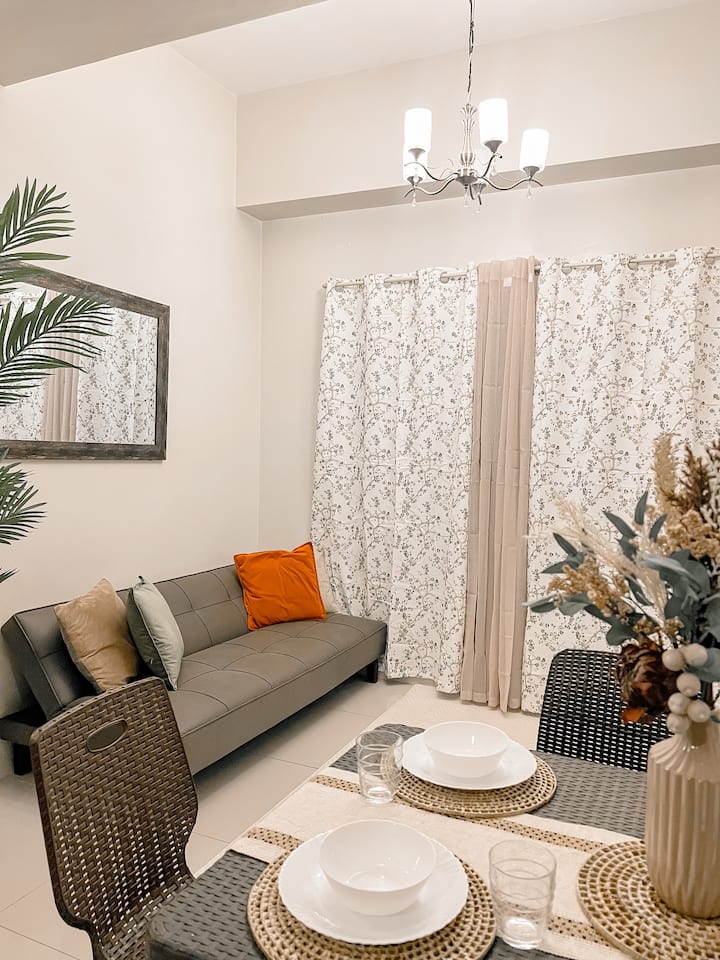 Two 2br For Price Of 1-mall Access,free Pool+gym - Cebu