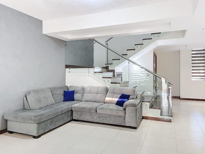 Lujosa Casa Con Alberca Privada - Chihuahua