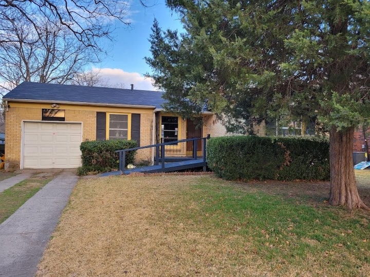 Quiet Home Close To Downtown - Mesquite, TX