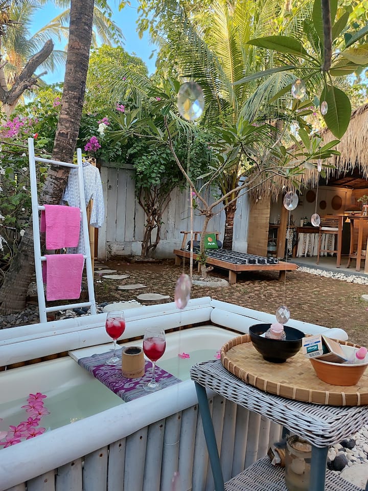Secret Garden With Two Bungalows-gili Air - Islas Gili