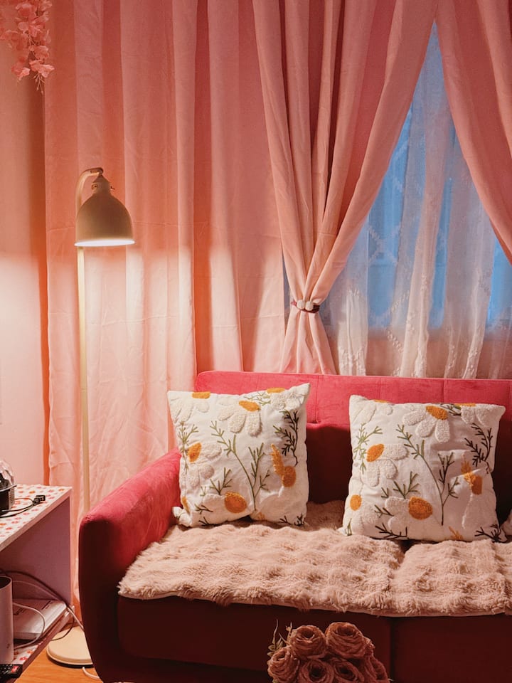 Lovely & Cozy Pink Home W/ Karaoke In Valenzuela - Navotas