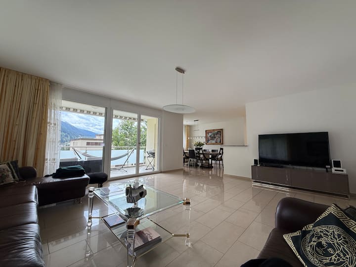 165 M2 Moderne 4.5 Zimmer Wohnung Mit Bergsicht - Davos