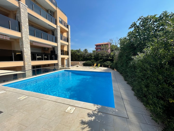 Apartment Pošesi With Pool And 200m From The Beach - Ližnjan