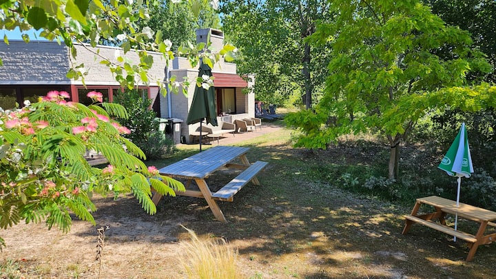 Zonnig Vakantiehuis Met Grote Tuin Op 2 Km Van Zee - De Panne