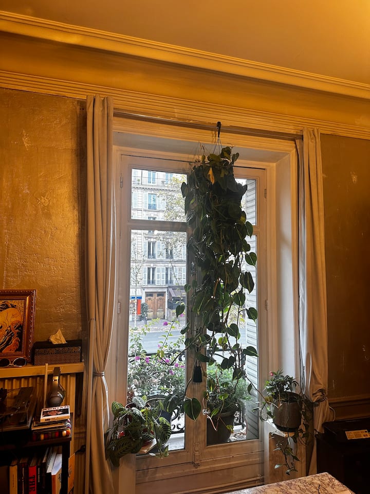 Chambre Principale Dans Un Appartement - Paris