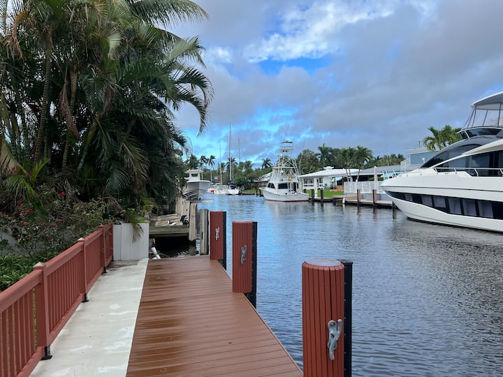 2/2 Florida Bungalow On Water - Fort Lauderdale, FL