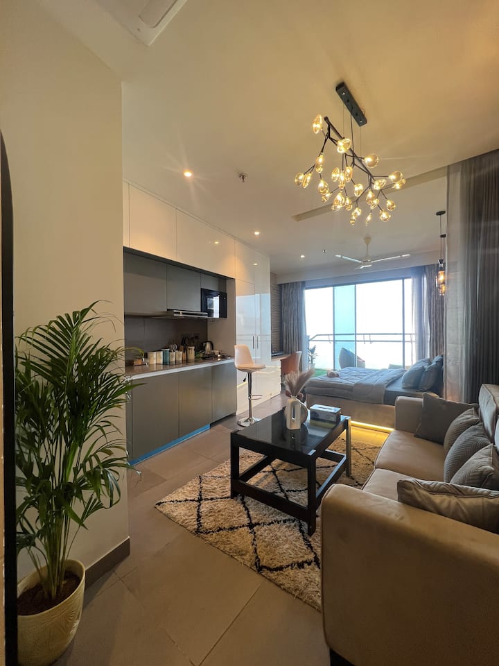 The Silver Stone | 31st Floor City Lights View - Chine