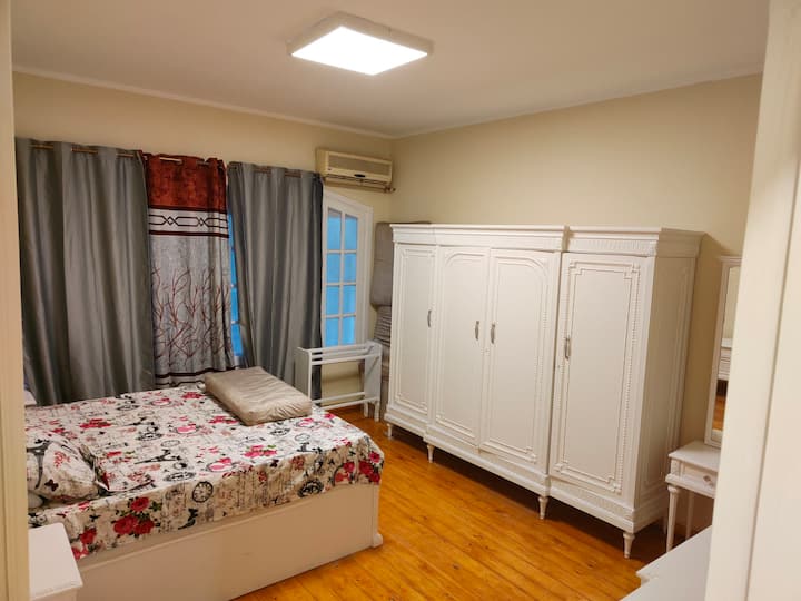 Cozy 2bdrm Aprtmnt 165m - Le Caire