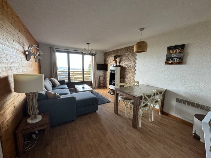 Appartement Super Besse Vue Lac Et Montagnes - Besse-et-Saint-Anastaise