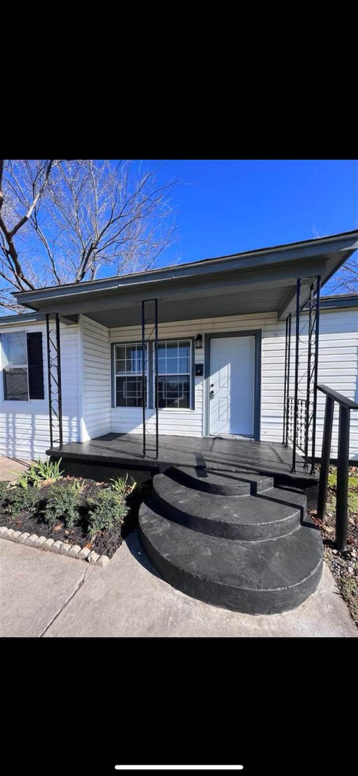 Comfy Home 1 Mile To Fort Sill Main Gate - Lawton, OK