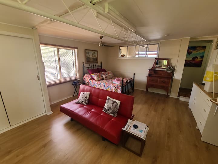 Granny Flat @ Boyne - Gladstone Central