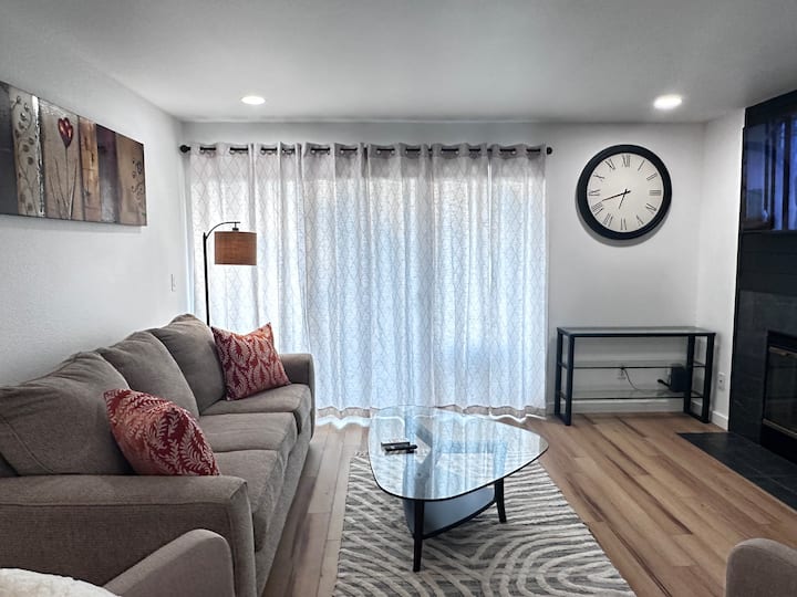 Nicely Remodeled Condo - Puyallup, WA