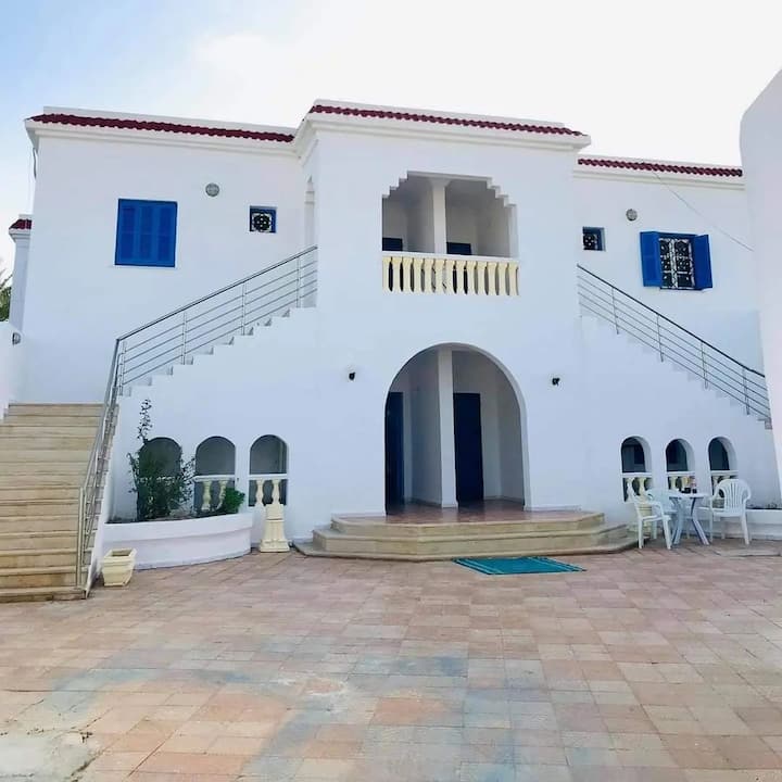 Appartement 6 S+2 Dans Une Résidence Familiale - Djerba