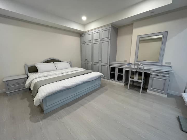 Spacious 2 Br 2 Baths, Wifi, Bangna, Central Mall - Phra Khanong