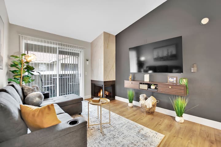 Nice Hotte Suite 1b/1b Condo, Just Off The Strip - Las Vegas, NV
