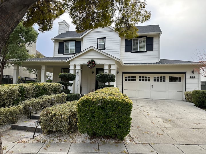 Luxurious Spacious  3brhome! Close To Downtown Tra - Tracy, CA