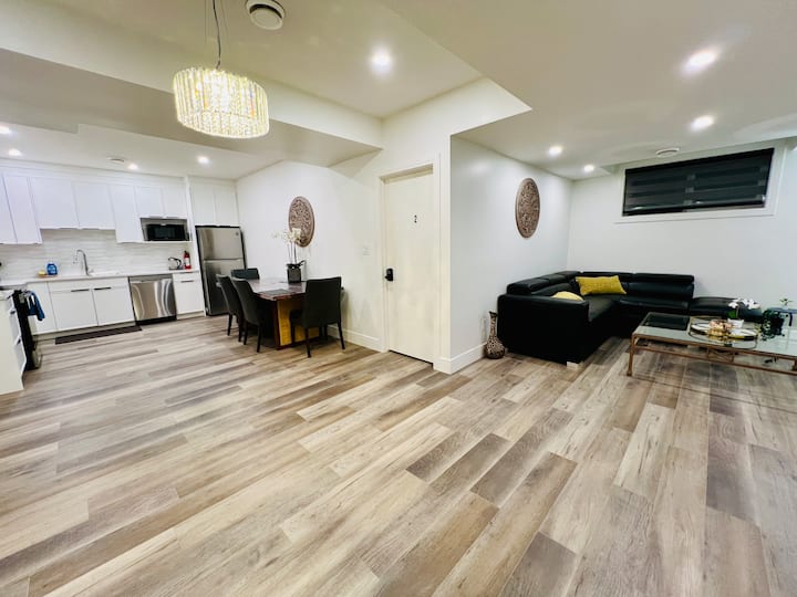Luxury Suite Room @Yeg 1 - Edmonton, Canada