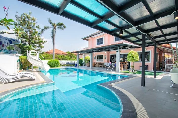 Near The Beach Pool Villa With Grand Pool Slider - Pattaya