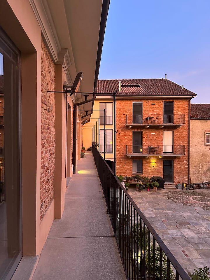 Recinto Nobili 2 - Private Parking Vista Cortile - Asti