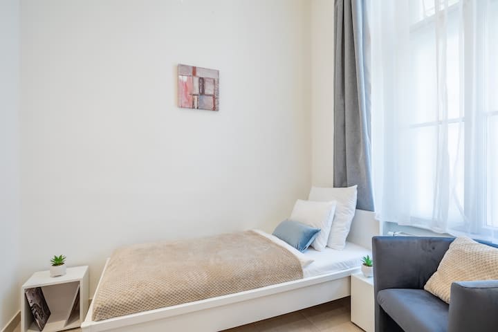Ultra Central Comfy Home With A/c - Budapest