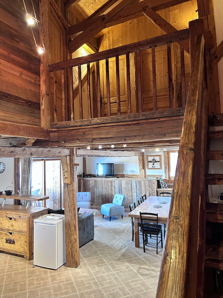 Appart De Charme Ferme Rénovée
Calme Et Reposant - Flaine