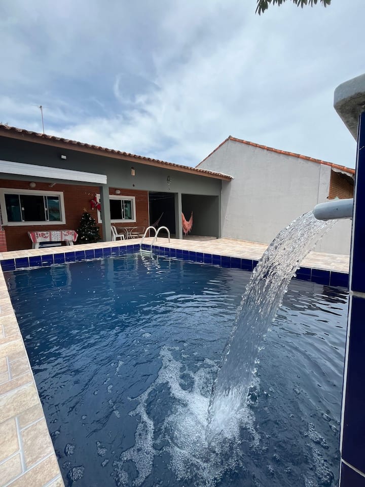 Casa Com Piscina Na Praia Até 10 Hóspedes - Peruíbe