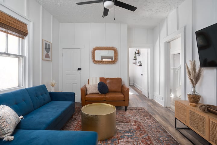 1906 Eclectic Escape, Hot Tub, 5 Mins To Downtown - Weaverville, NC