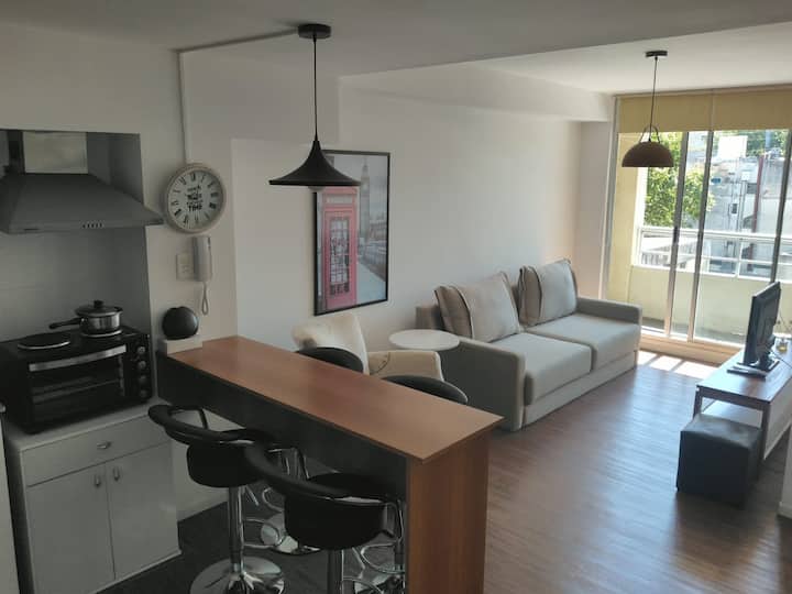 Apartamento En El Centro De Montevideo - Montevideo