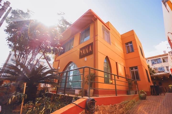 Aurora - Quarto Queen Com Frigobar - Belo Horizonte