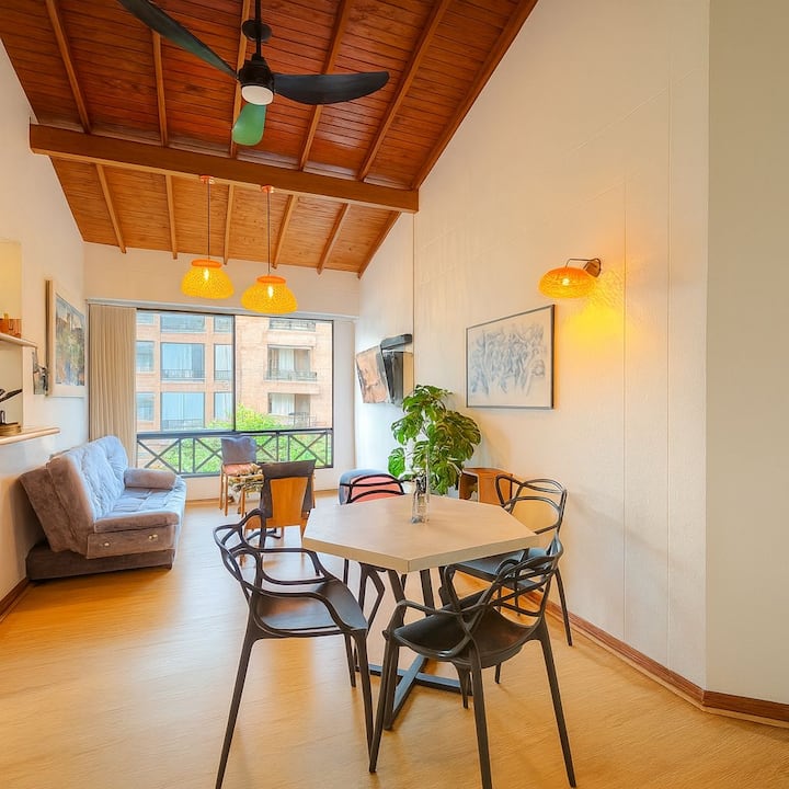 2br/2ba Classic In Poblado – Unbeatable Location - Medellín