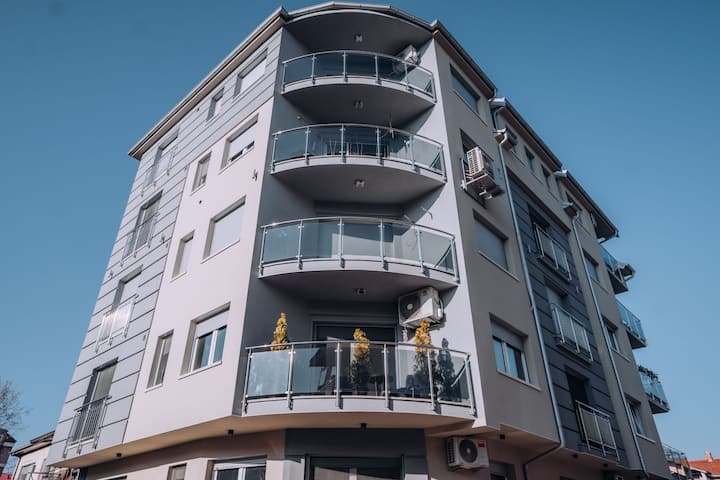 Darki Apartment 4 - Huge 100², Central, Parking - オフリド
