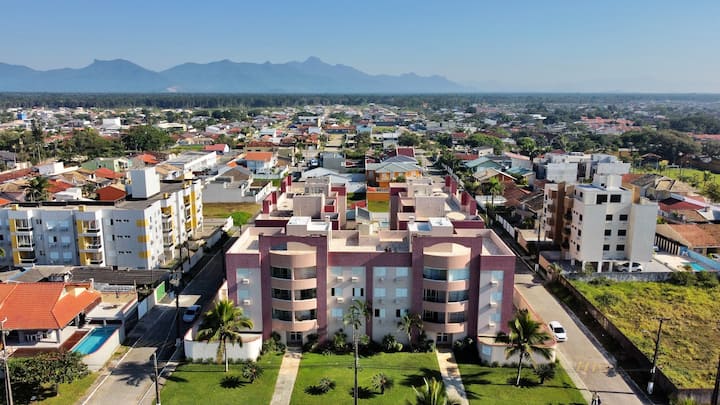 Apartamento Familiar No Balneário Junara/matinhos. - Matinhos