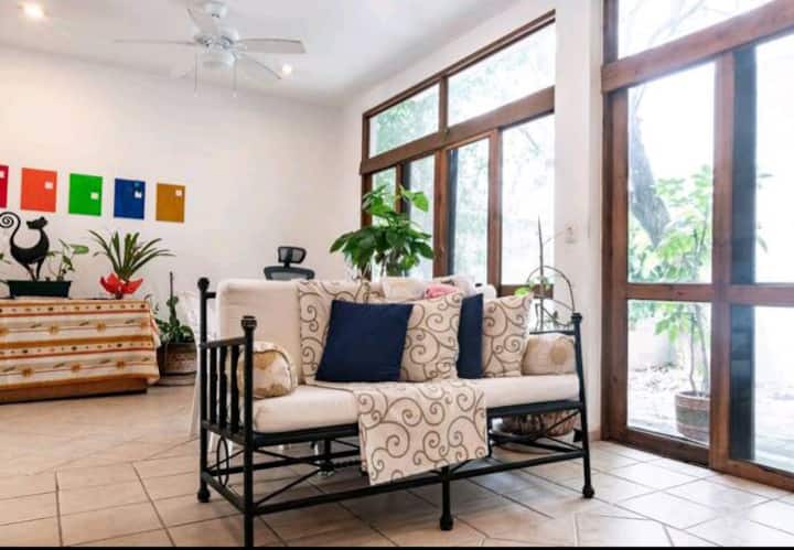 Céntrica Habitación Para Jóvenes Viajeros. B. - Playa del Carmen