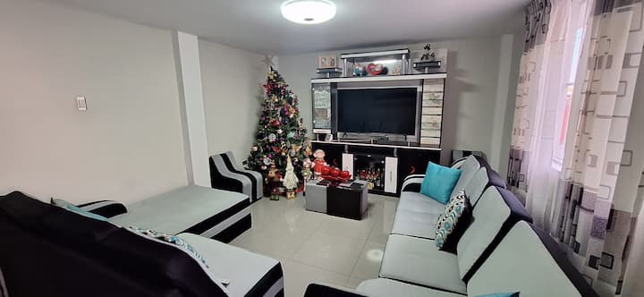 Casa Familiar Con Moderna Cocina Y Cochera - Mollendo